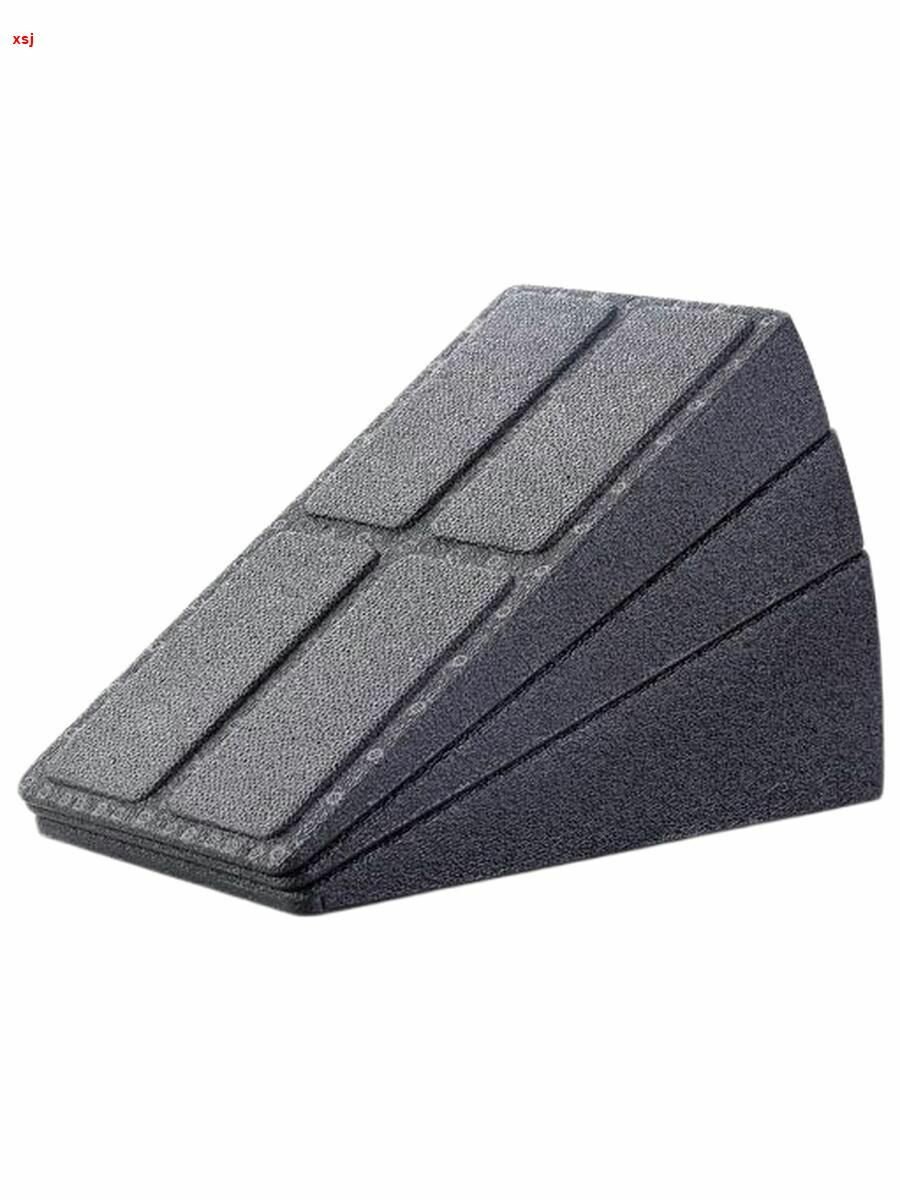 Тренажер-реформер для пилатеса.