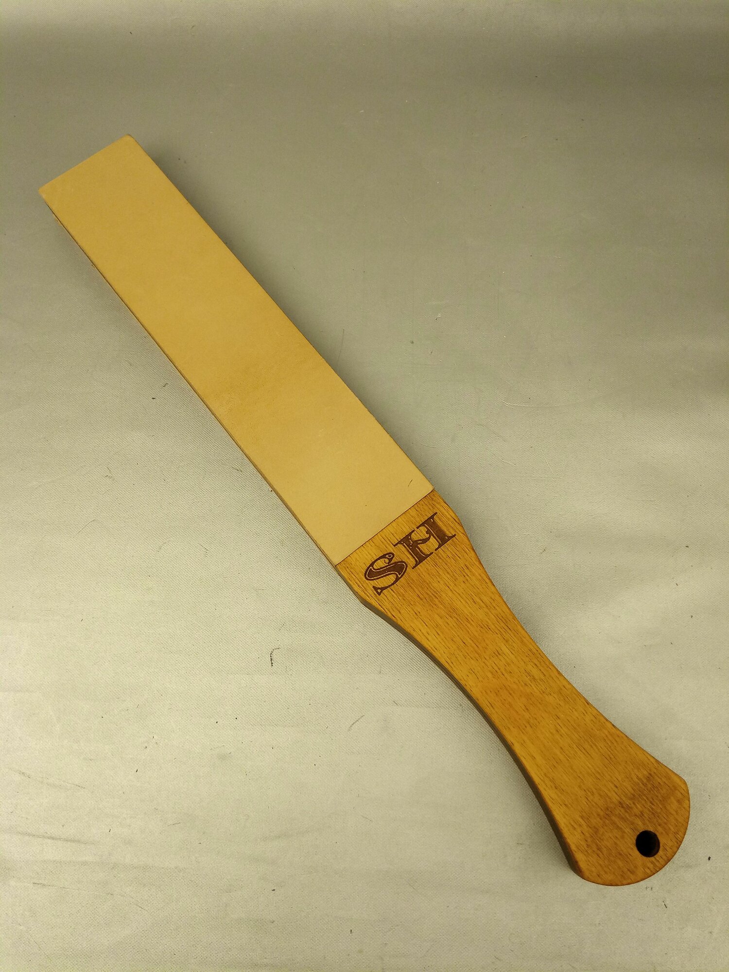 Б-004 Брусок для правки - доводки опасных бритв, ножей, режущего инструмента профессионалов (кожа 3 - 3.2мм. натуральный)