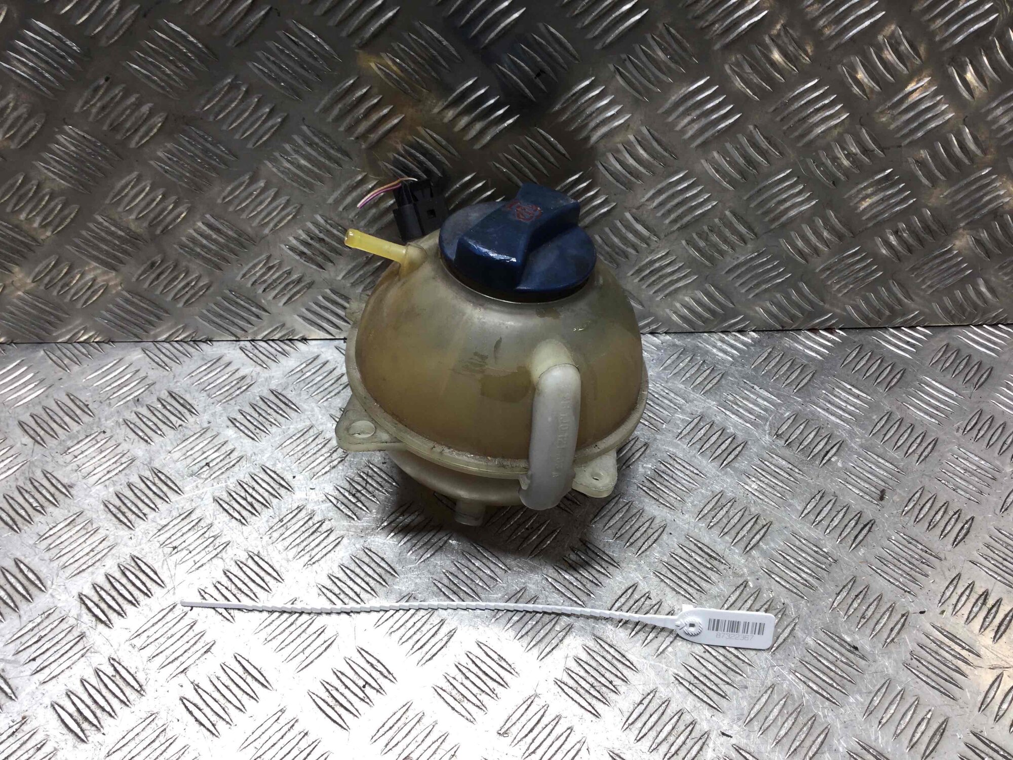 Б/У Бачок расширительный Audi A3 8L (1996-2000) 2000 г.