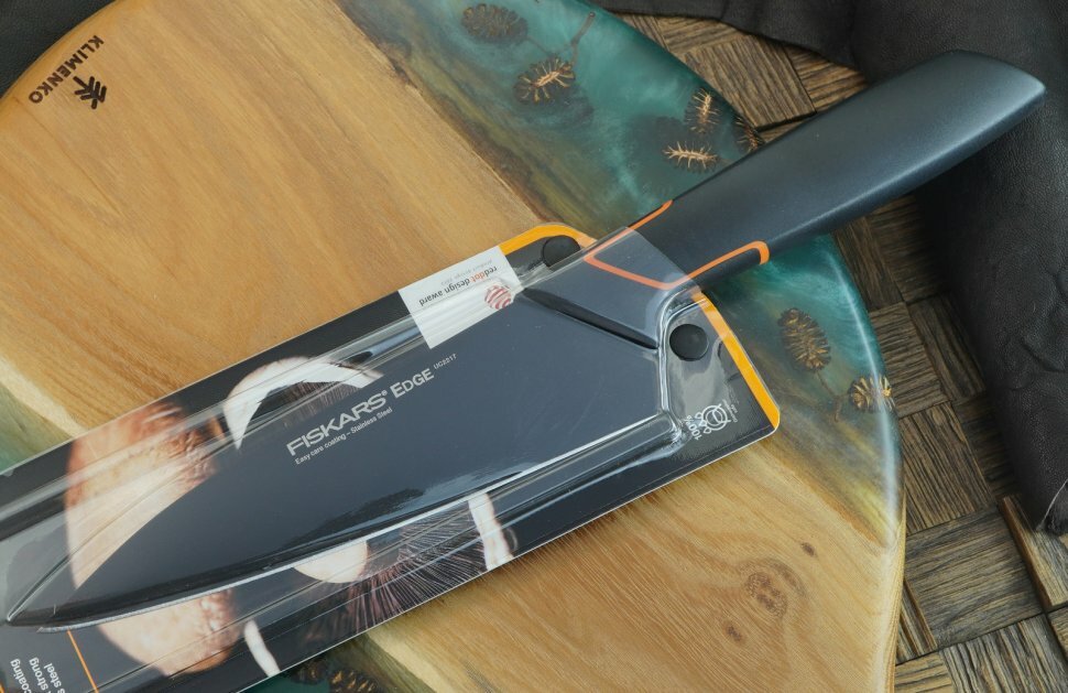 Кухонный малый шеф нож Fiskars Edge Medium Cooks Knife 155 мм