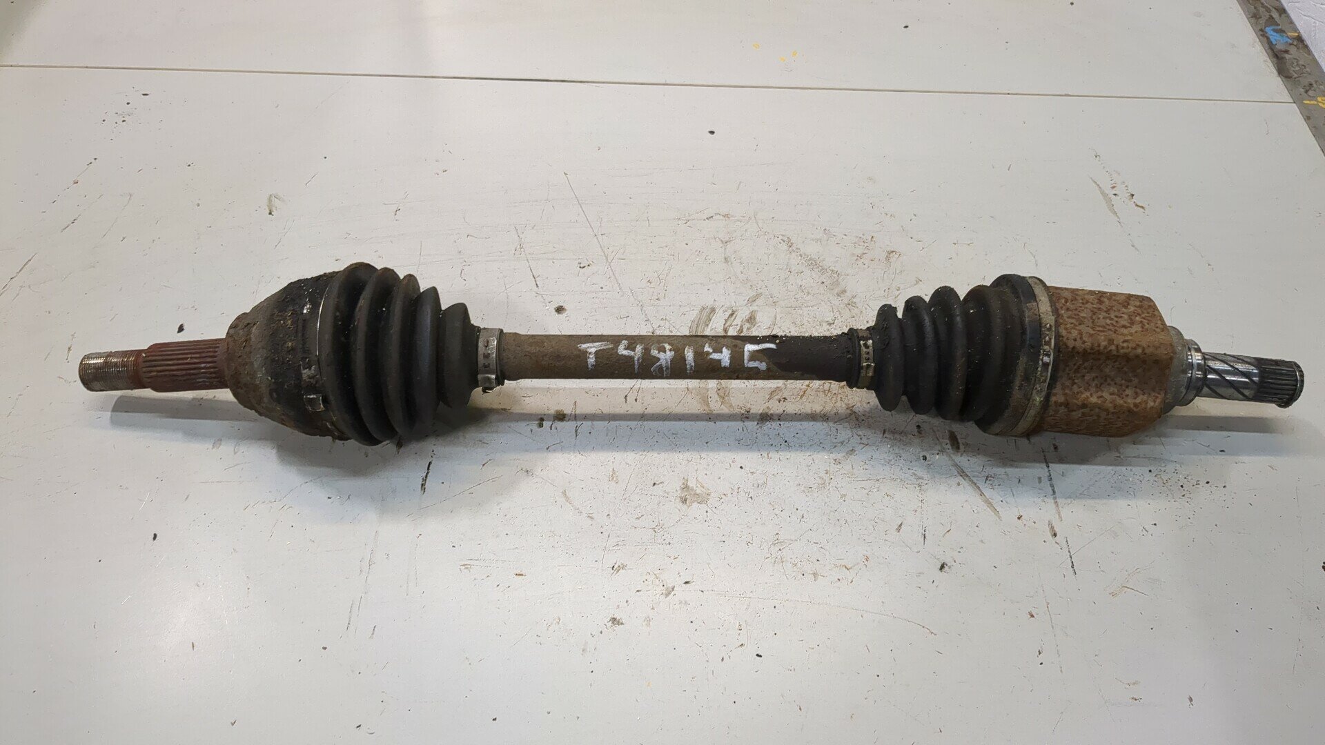 Полуось (вал, шрус) левая передняя Nissan Juke Б/У