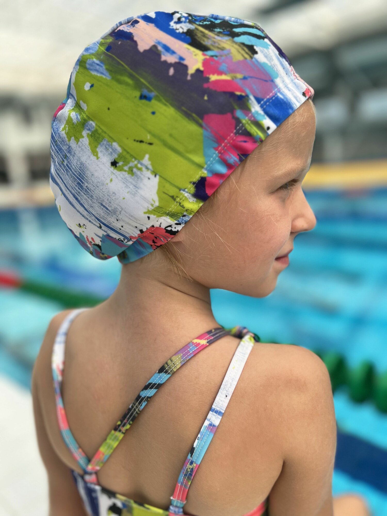 Шапочка детская для девочки, для бассейна и плавания от бренда CAPITANIA