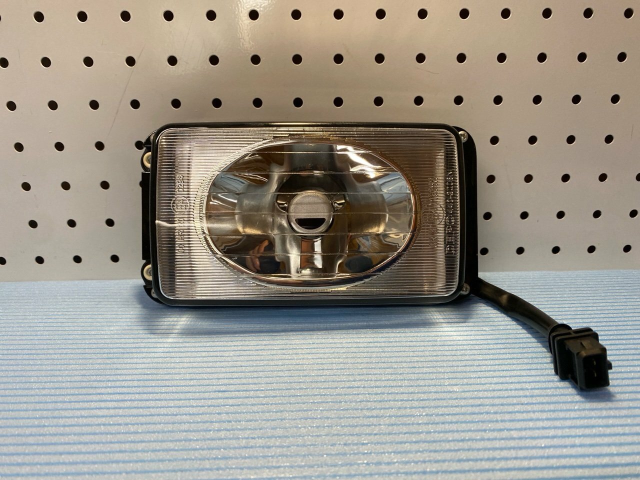 Фара противотуманная Мерседес Актрос МП1, Аксор левая