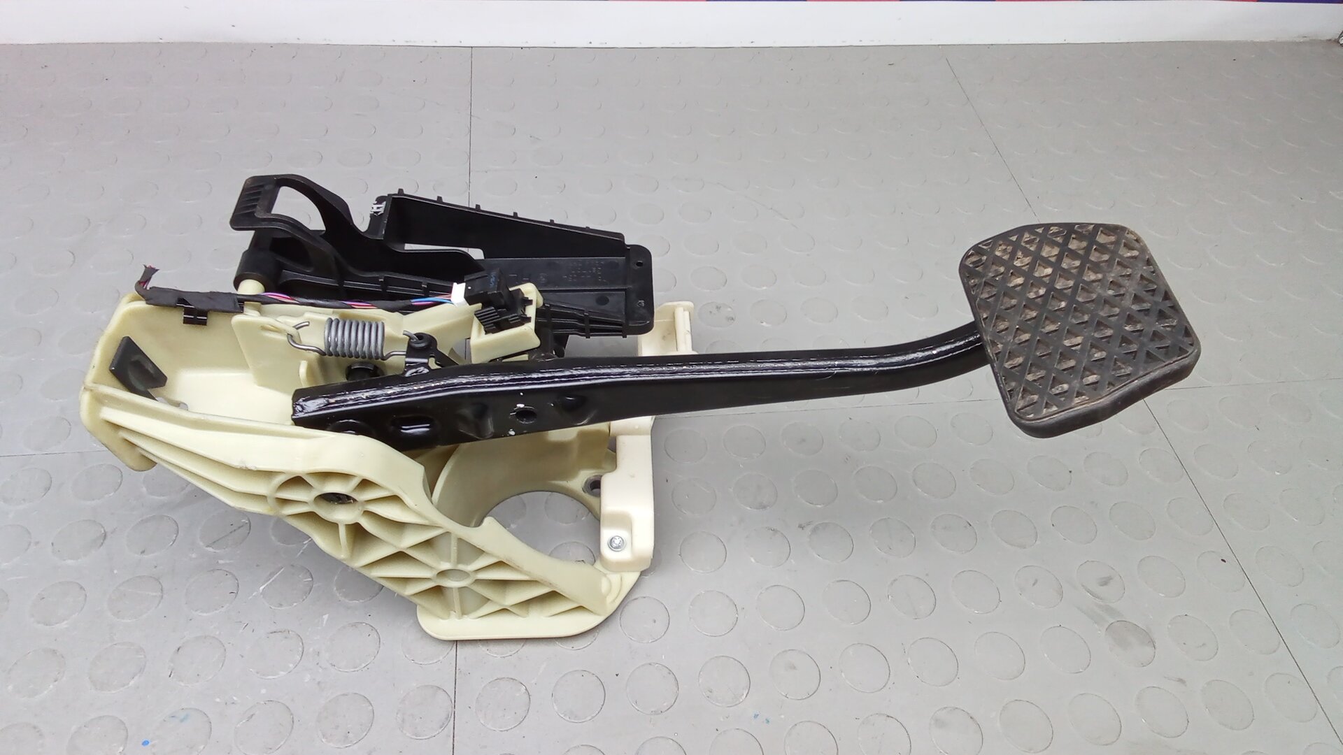 Педаль тормоза BMW 5 F07