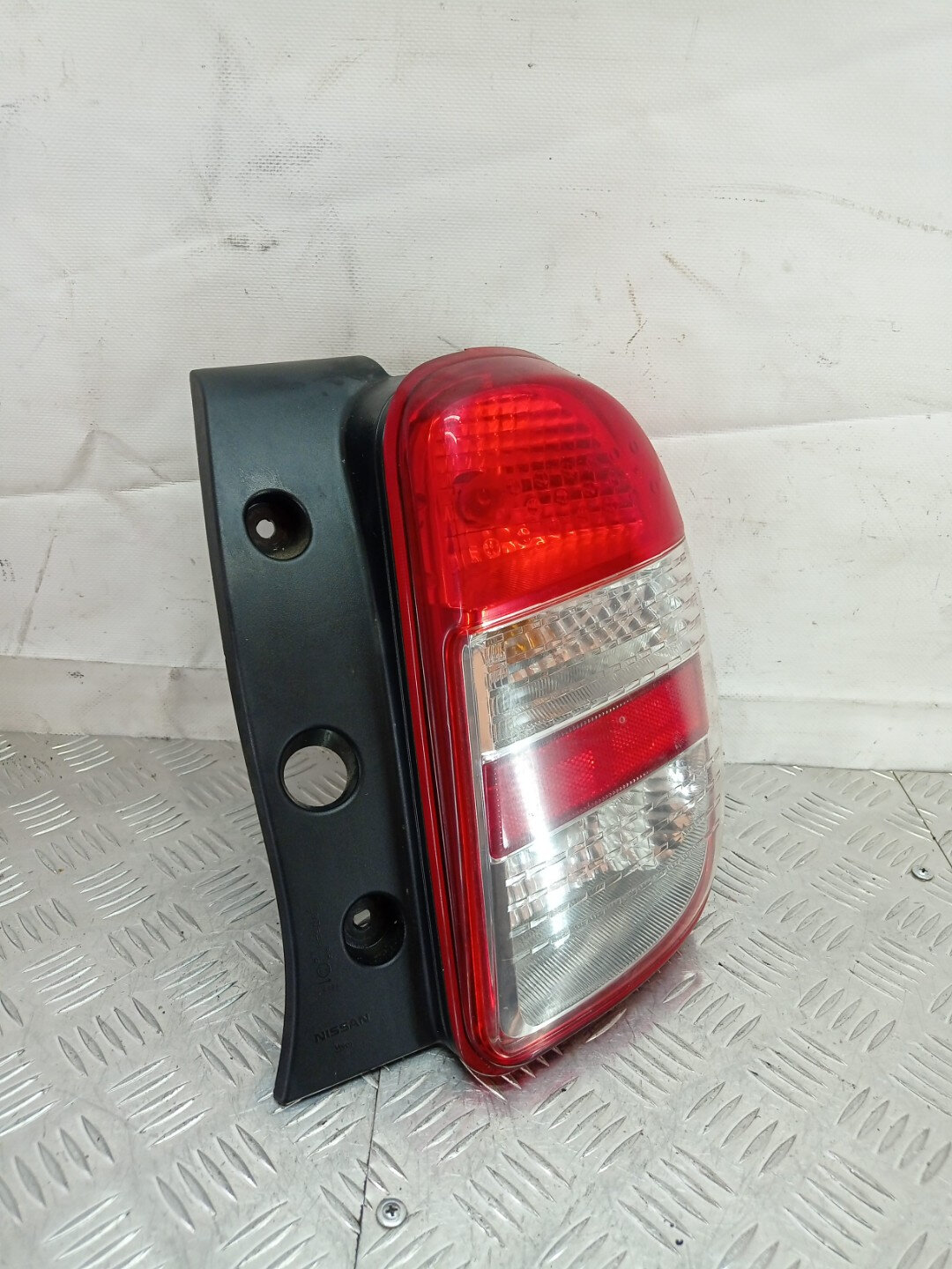 Фонарь задний правый Nissan Micra K13 2011 89050363