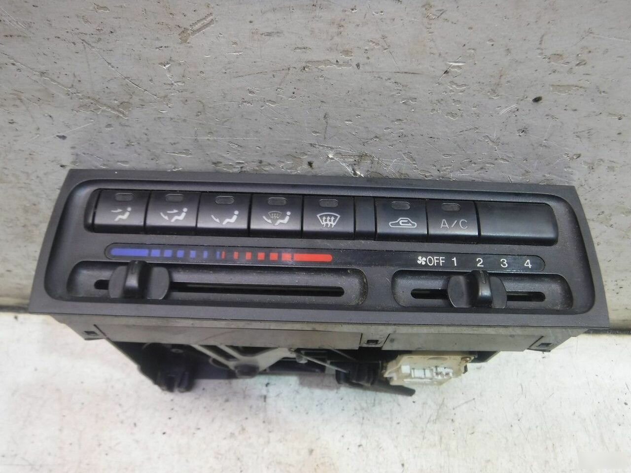 Блок управления отопителем Mazda 323 BA (1994—2000)