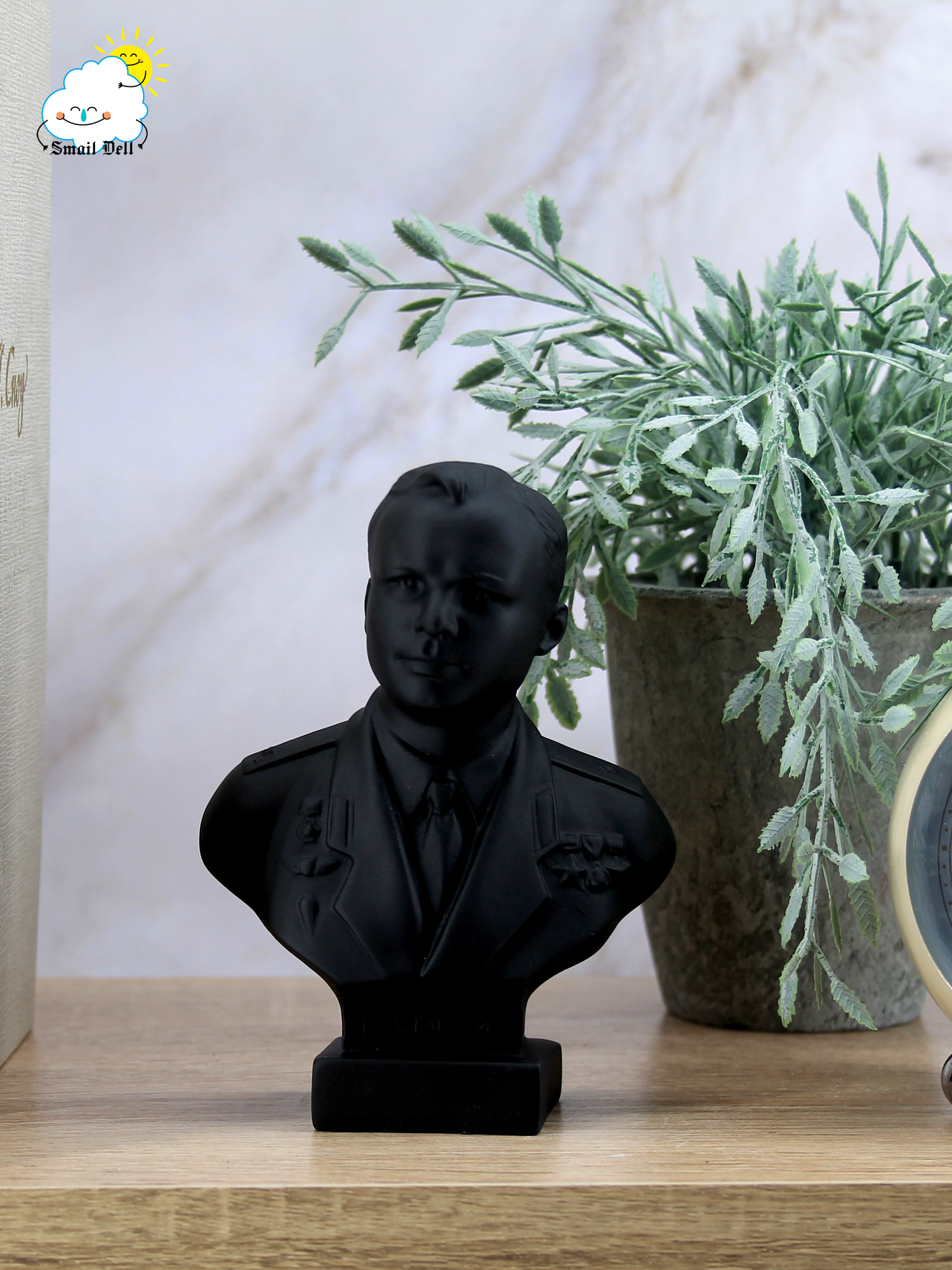 Статуэтка бюст Гагарин Ю. А. 11,5 см , гипс , цвет чёрный матовый