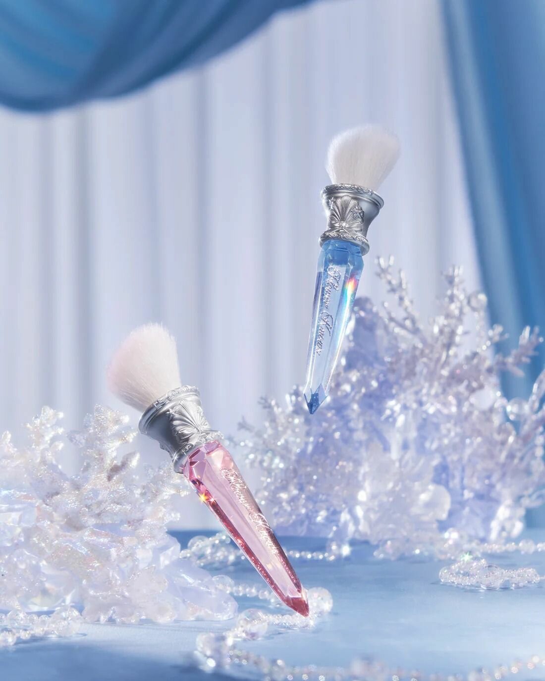 Кисть для румян Flower Knows Shell's Jewel Crystal Blue