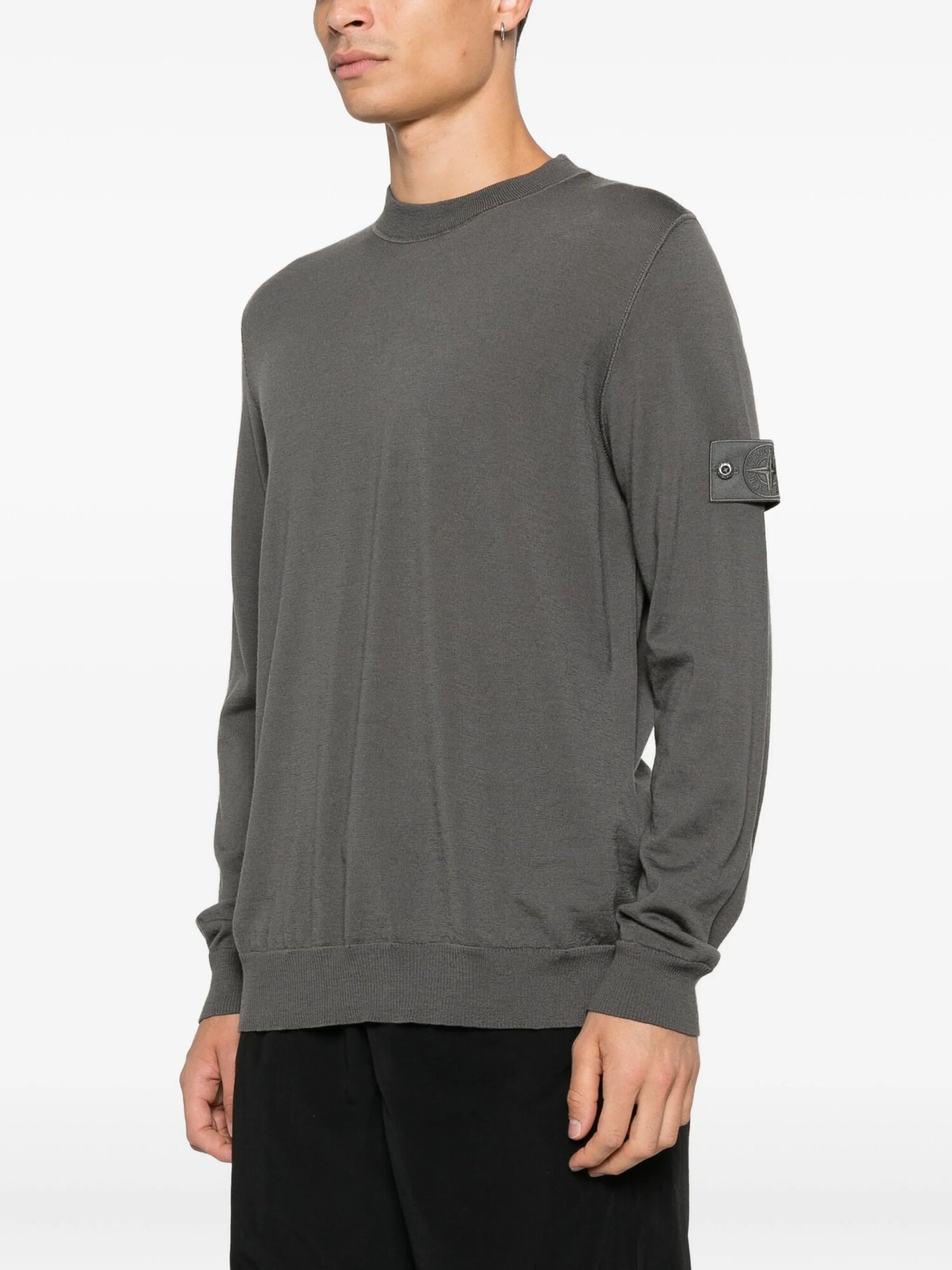 Свитер Stone Island Logo-patch crew-neck sweater, размер M, , серый — фото 1