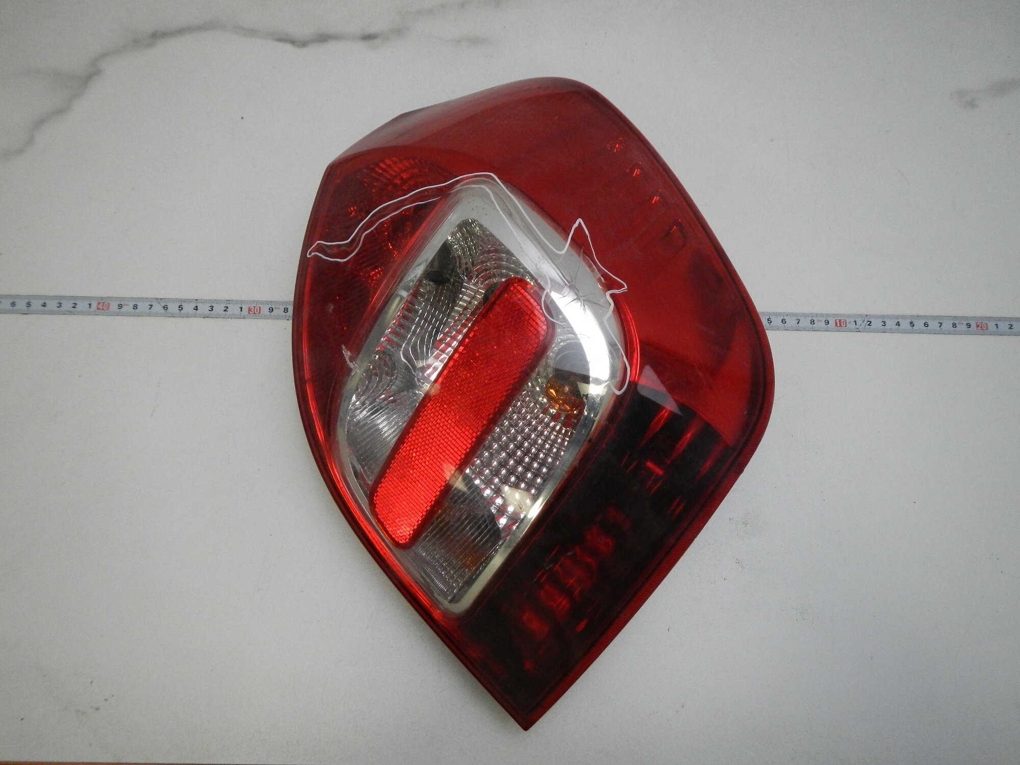 Б/У Фонарь задний правый, ВАЗ (VAZ)-LADA GRANTA (гранта) FL (18-) LADA GRANTA (Гранта) FL (18-) универсал Царапины, трещи...