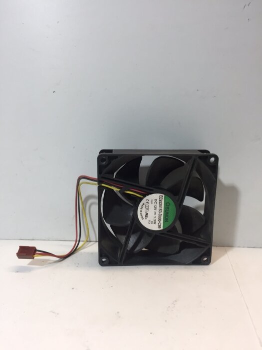 Вентилятор охлаждения SUNON EE92251S3-D000-C99 12V 1.3A 92x92x25мм