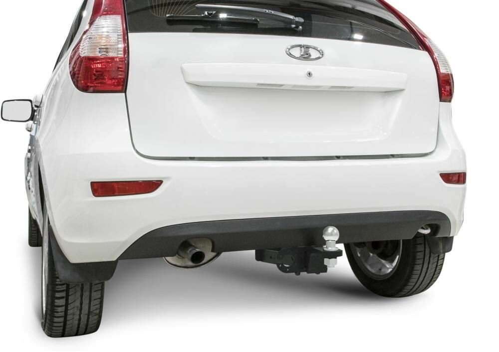 Фаркоп под квадрат Lada Granta хэтчбек 2018-/ Lada Kalina хэтчбек 2013-2018 BERG F.6017.001