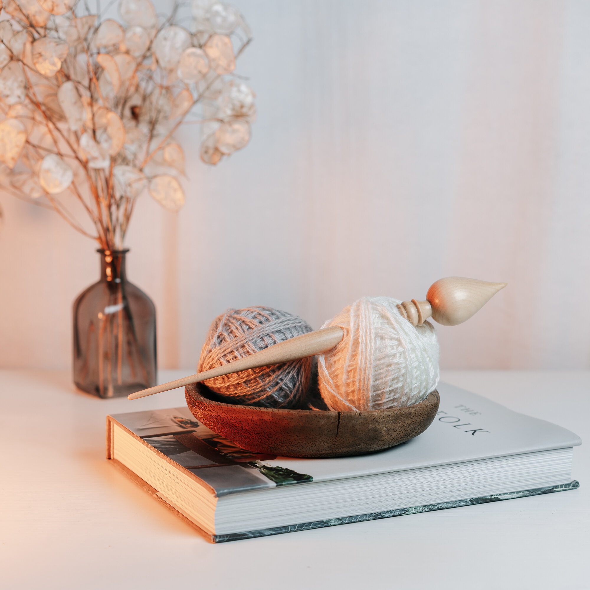 Опорное веретено для прядения из древесины сибирского кедра 280 мм. B78