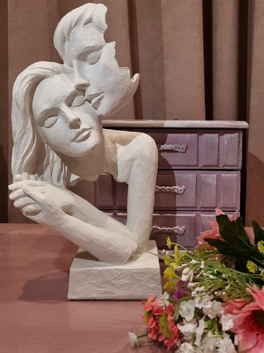 Статуэтка "Нежность" Семейное производство "Лидер" , ручная работа, гипс