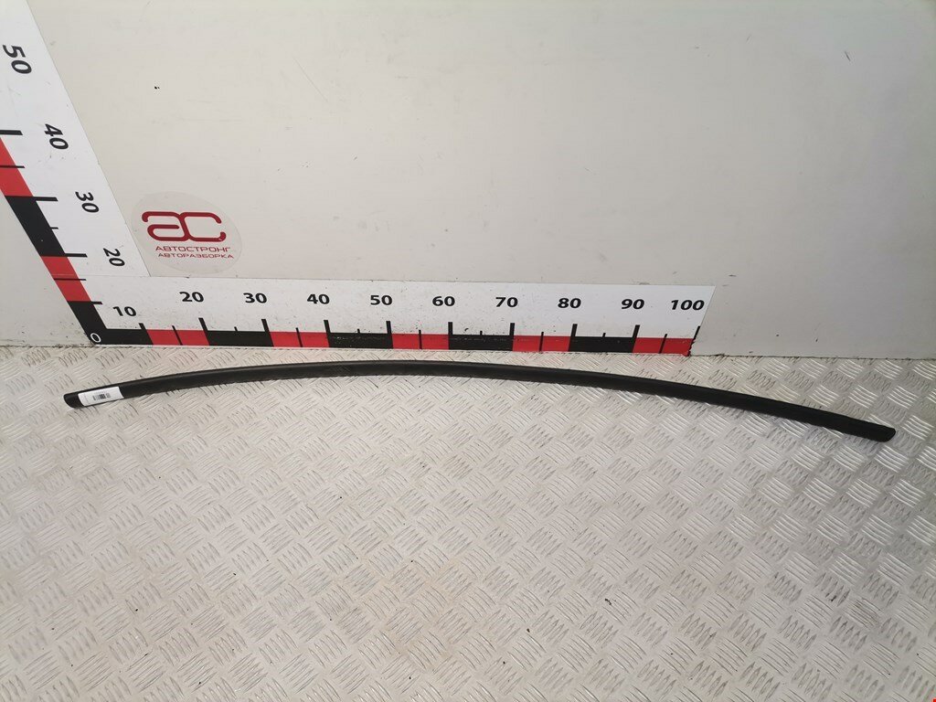 Накладка (молдинг) двери передней левой Volkswagen Golf 4 1J3853515 арт. 1544891