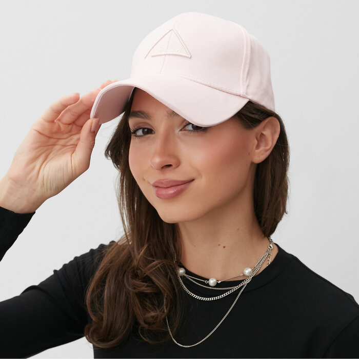 Кепка для женщин