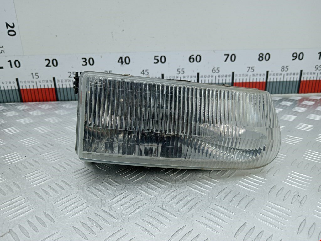 Фара правая Ford Explorer 2 3003502 арт. 1841607