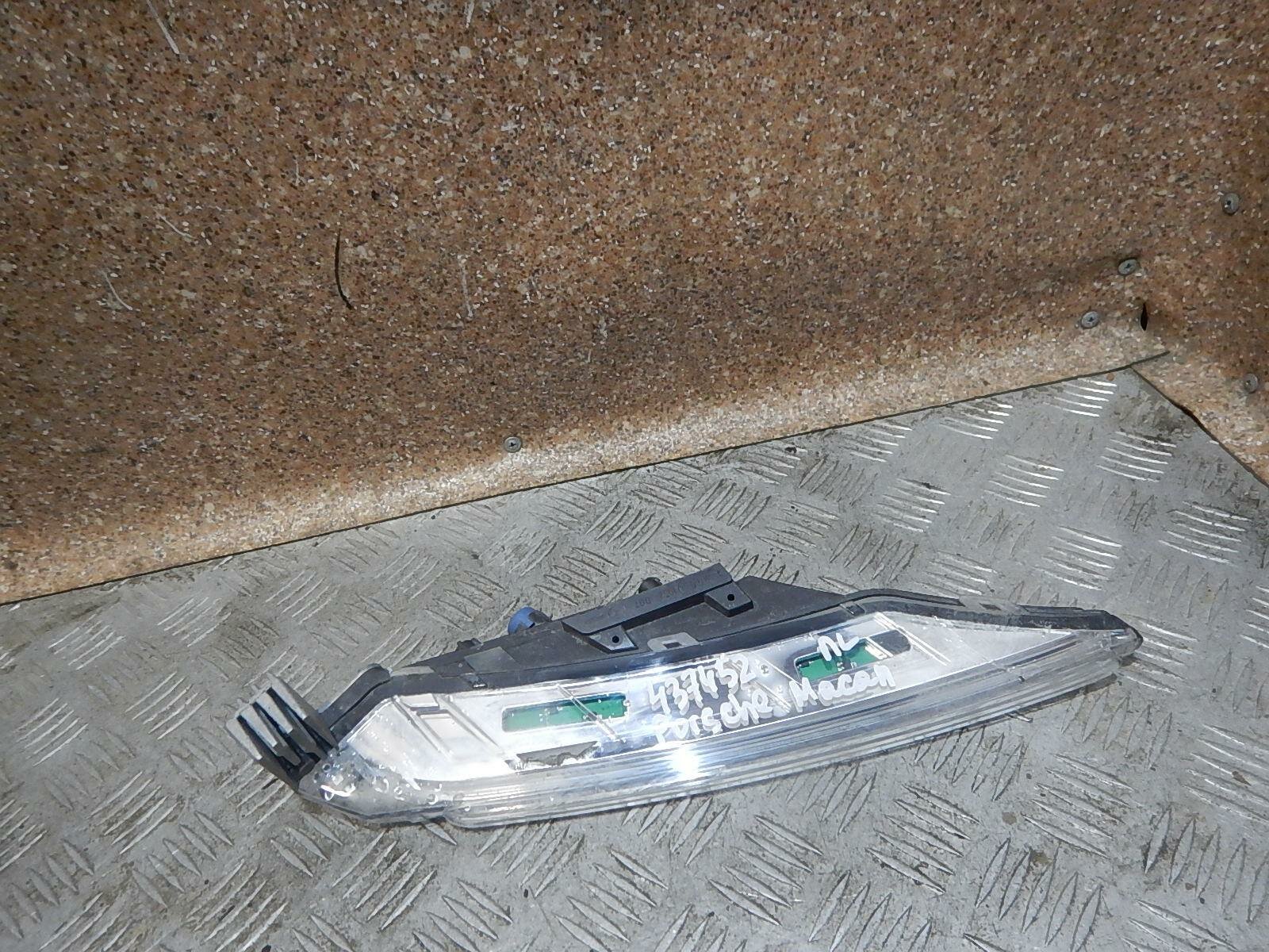 Б/У Фара дневного света левая (ходовые огни), Porsche (Порше)-MACAN (14-) PORSCHE MACAN (14-) Сломано крепление(отколот ...