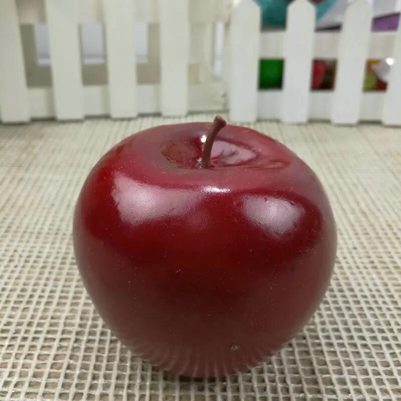 Свеча в форме яблока бордовая, Purple Apple