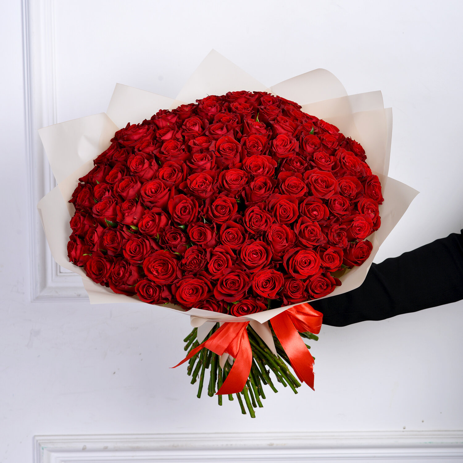 Букет Magic Flower, красная роза, 101 цветок, высота 40 см, в пленке