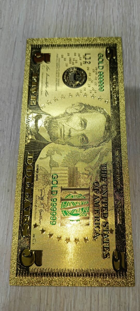 5 долларов - США. Сувенирная банкнота - это отличны подарок .