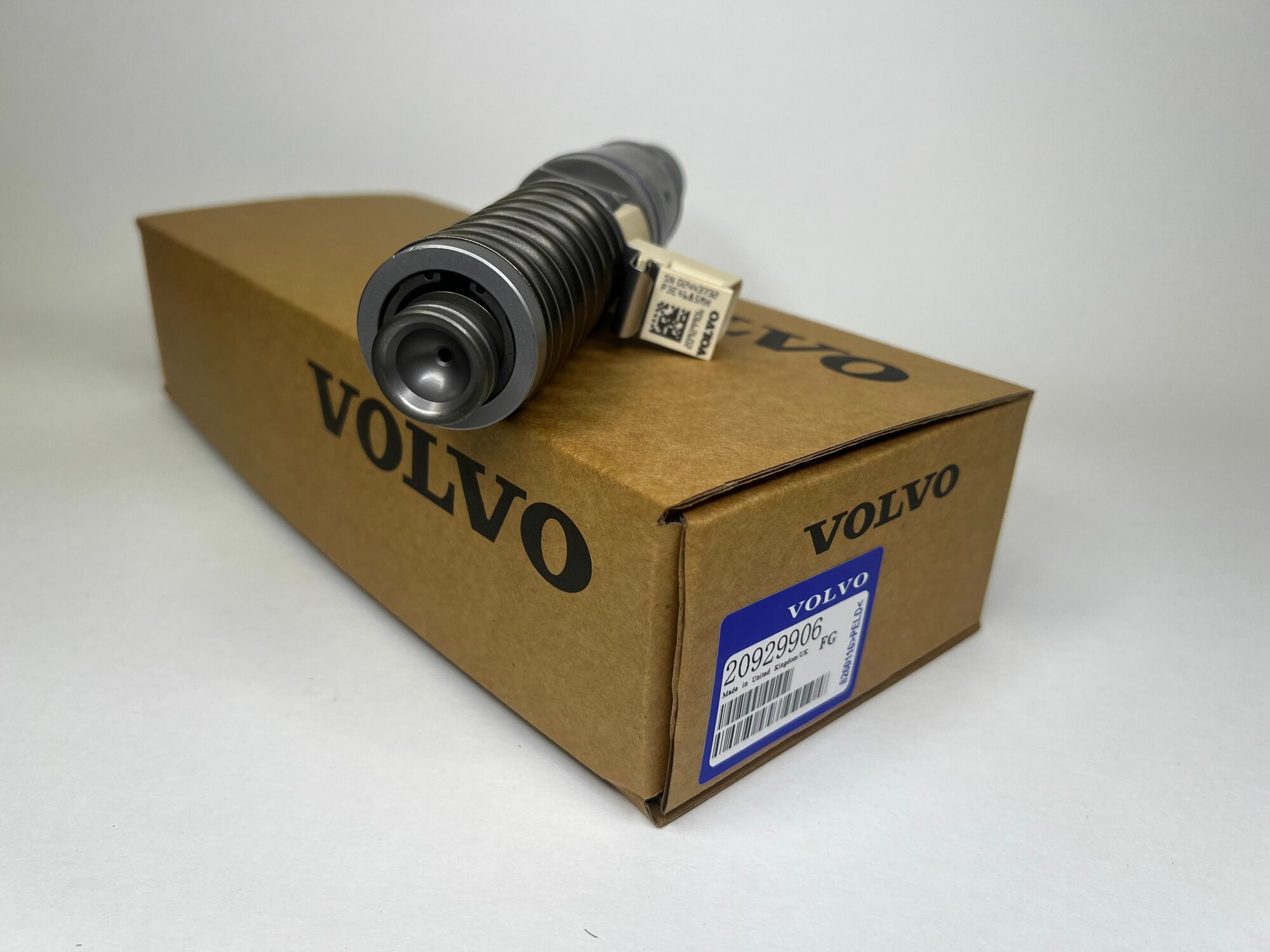 Форсунка топливная VOLVO 20929906