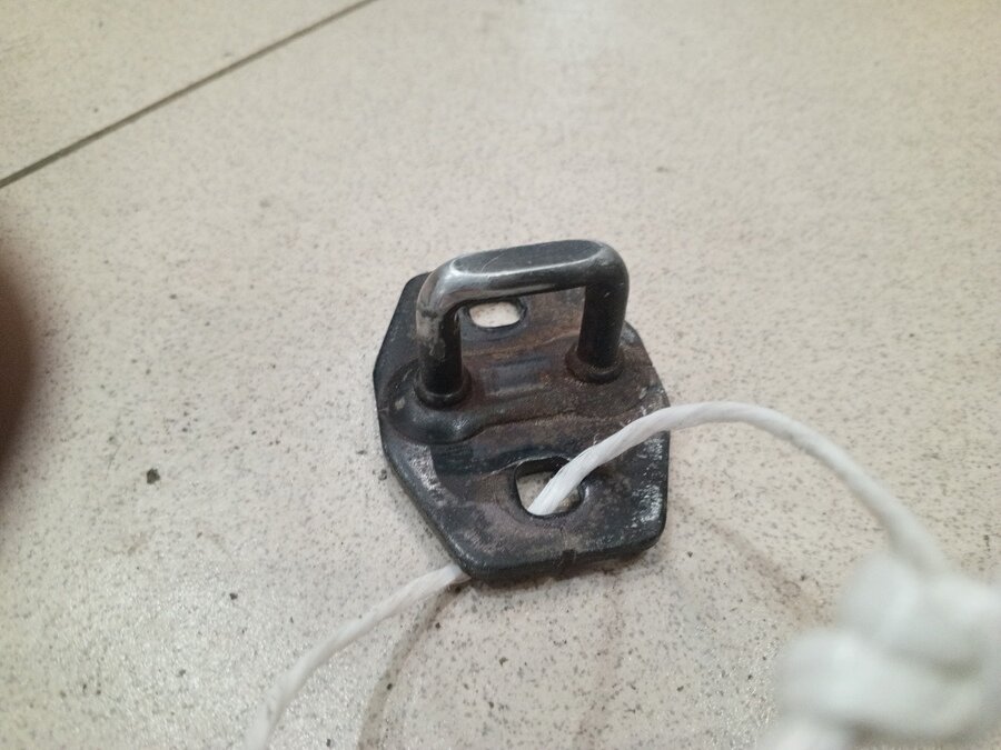 Ответная часть замка двери от Chevrolet Lacetti J200 2003-2013