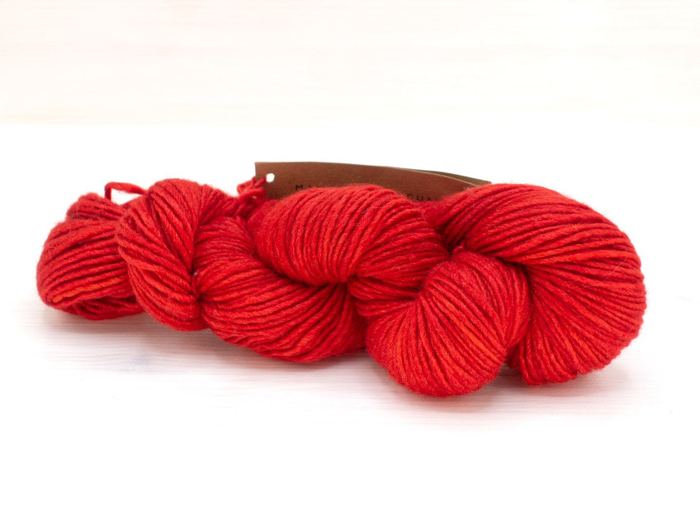 Пряжа Manos del Uruguay Silk Blend, 50г/135м, цвет SB3203 Tomato, 70% меринос экстрафайн, 30% шёлк