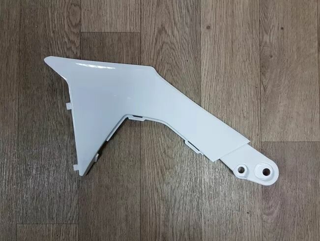 Облицовка средняя спереди левая, белый BSE MX DX PH 125 PH 125 PH 125, 190S