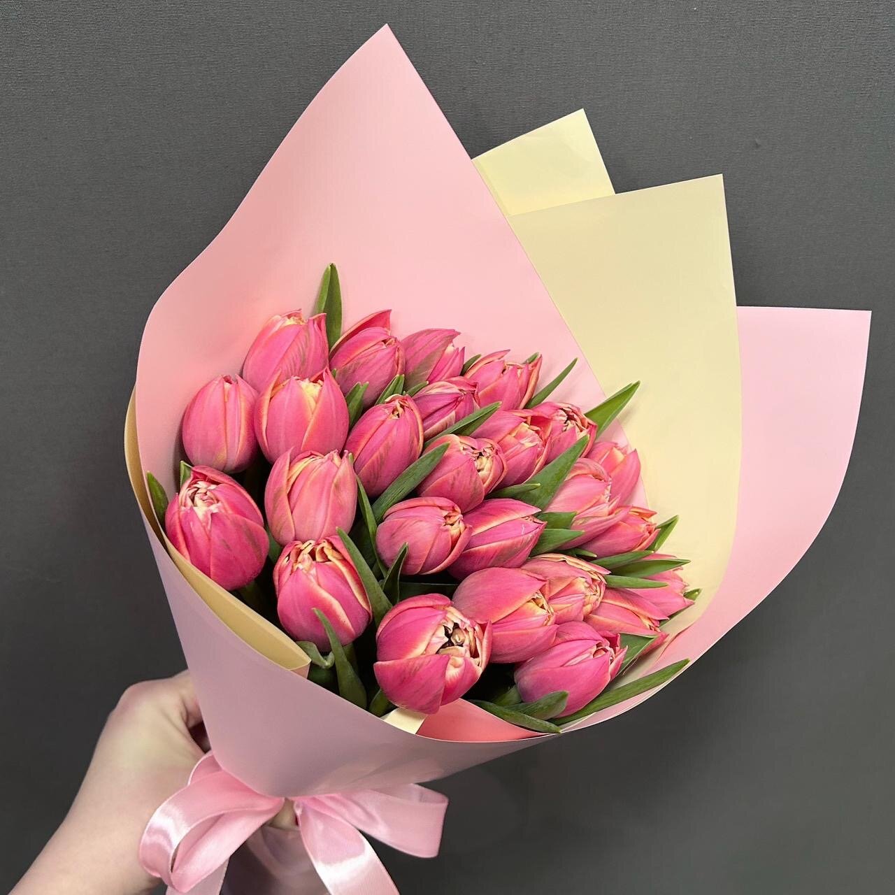 Букет из 25 пионовидных тюльпанов Колумбус