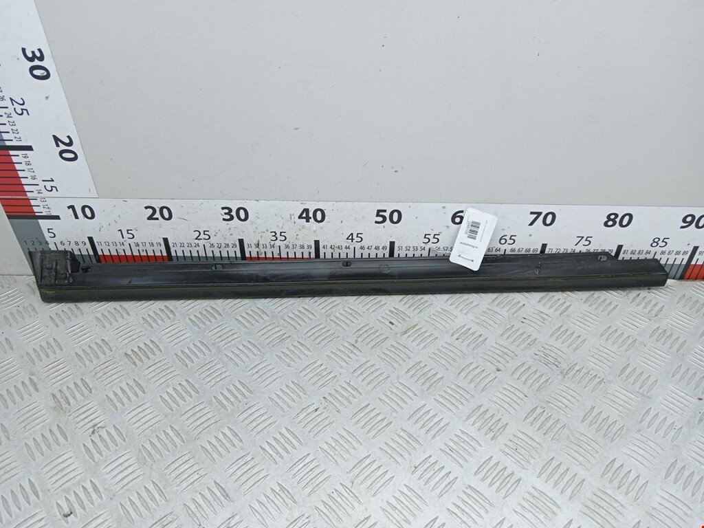 Накладка декоративная (молдинг) стекла двери задней правой Audi A4 B5 8D0839478A арт. 2095100