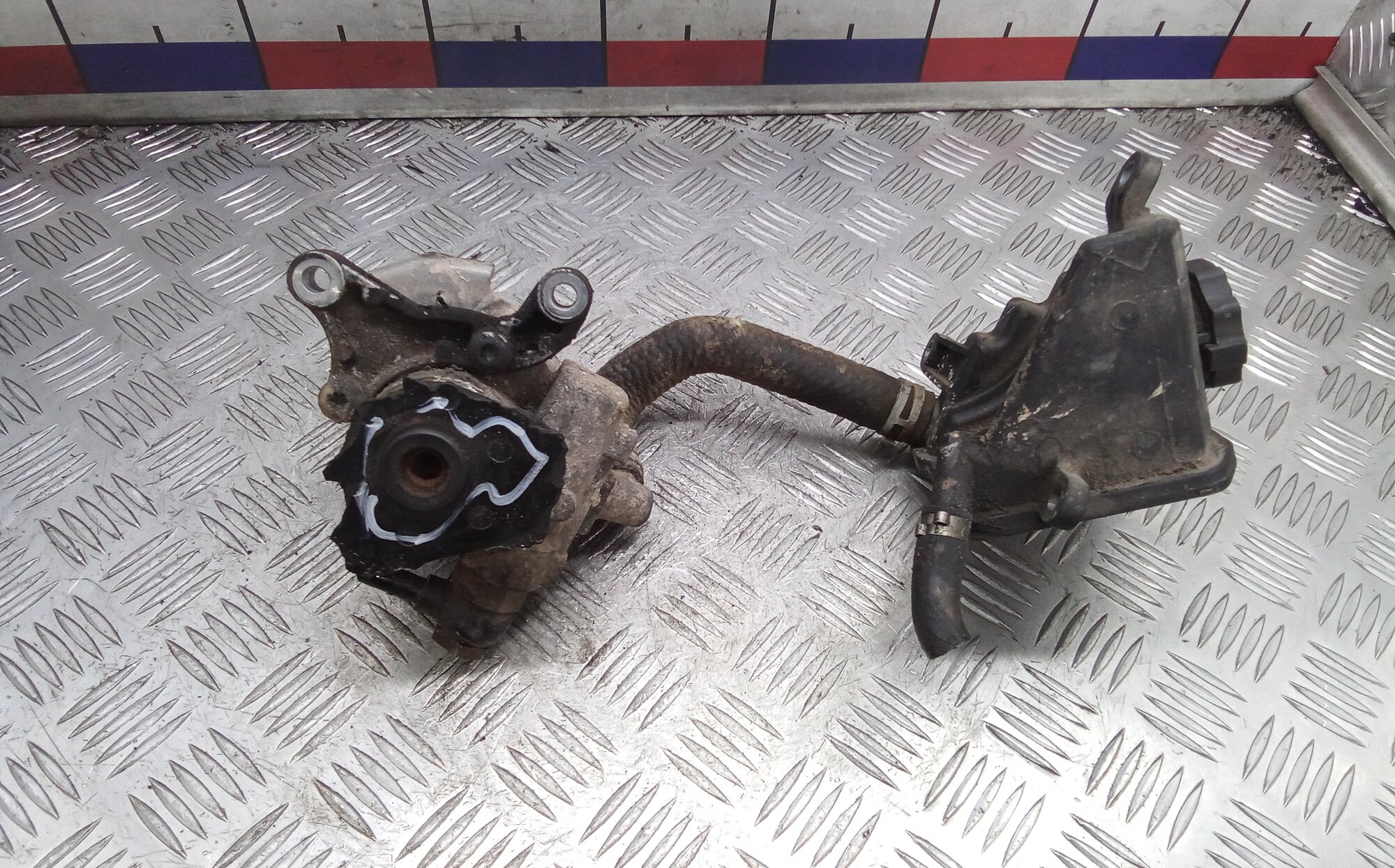 Насос ГУ дизельный MERCEDES BENZ M-CLASS W164