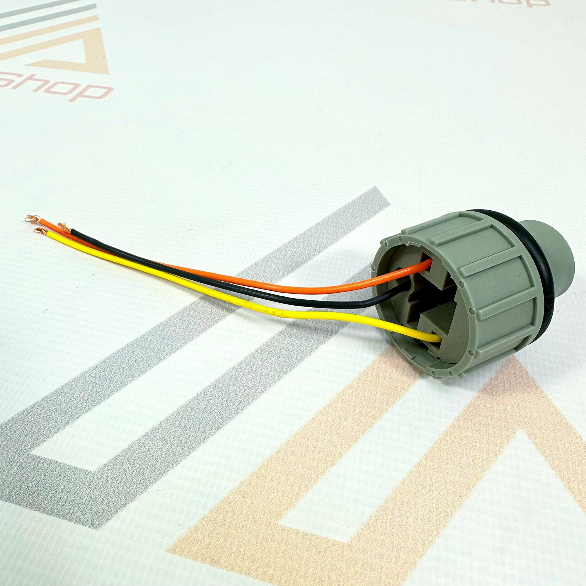 Патрон 2х контактный под лампу P21/5W