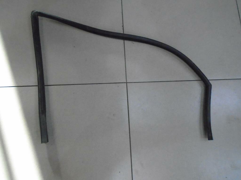 Уплотнитель стекла двери передней левой от Iran Khodro Samand 2003>