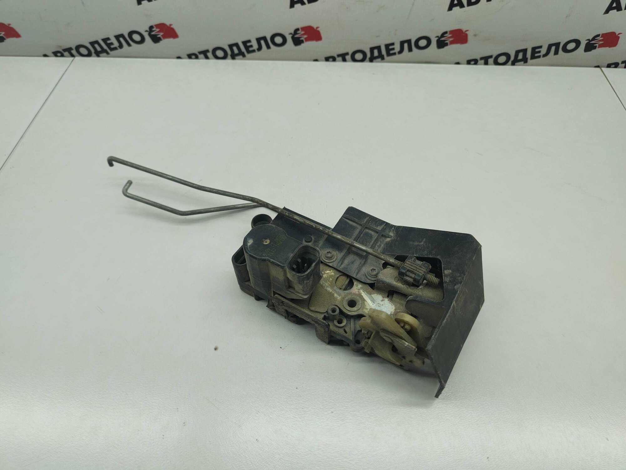 Замок двери передний левый Alfa Romeo 156 1999 г.в