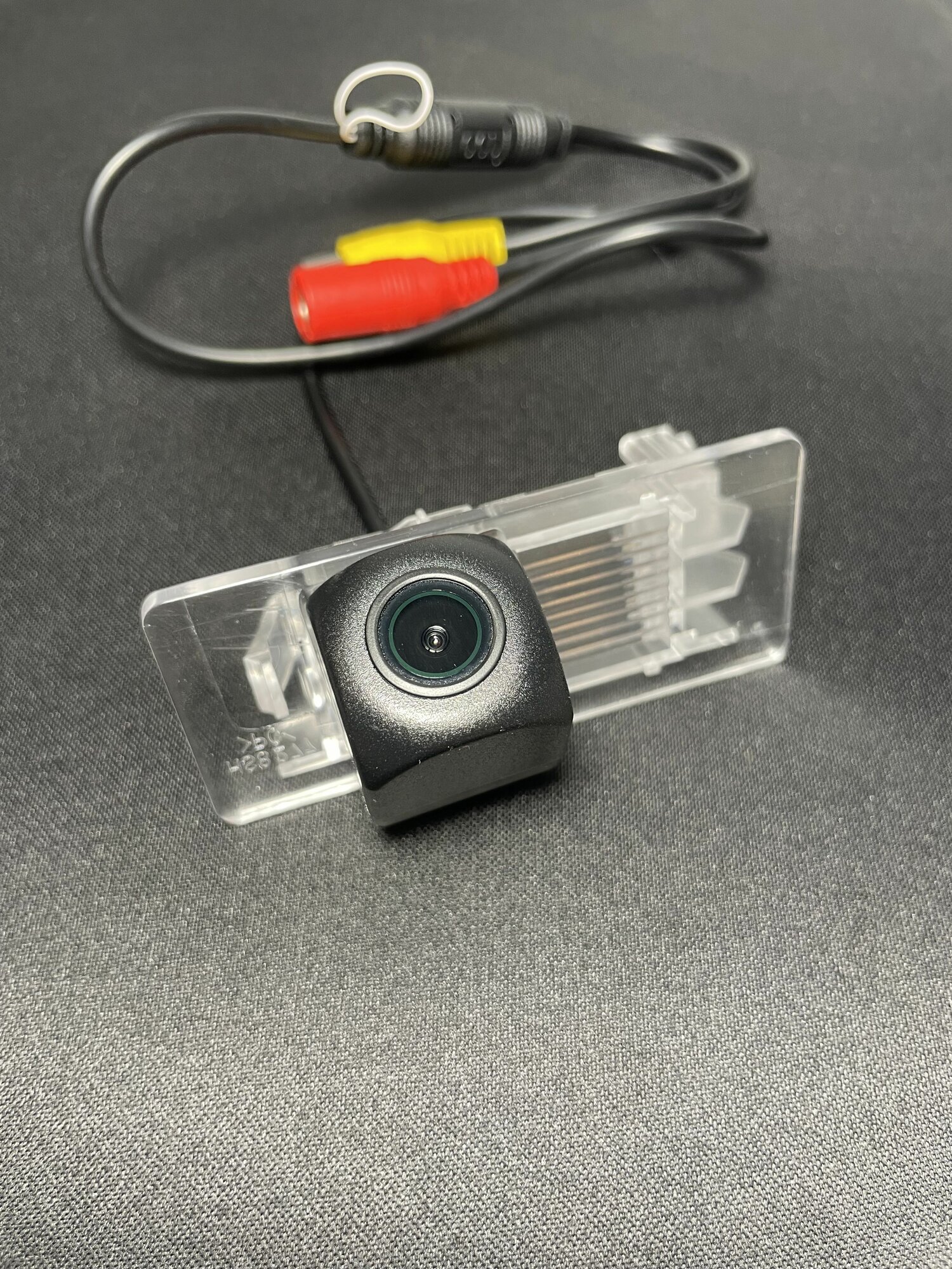 Камера заднего вида VW Polo V(4D), Jetta VI, Caddy IV V, Passat B7 B8, Tiguan II, Touareg II, Touran II/III