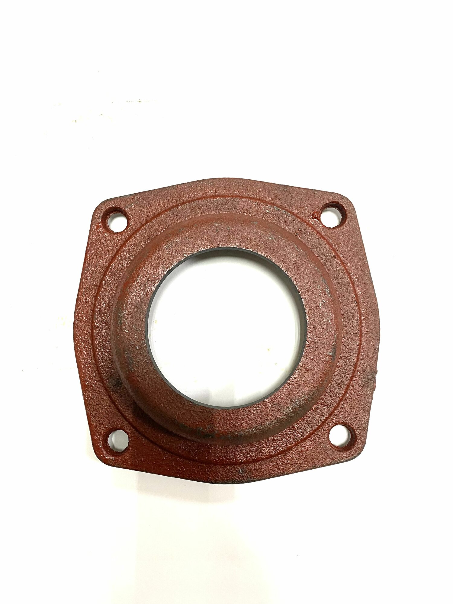 Крышка рукава задней полуоси МТЗ 50-2407028 аналог