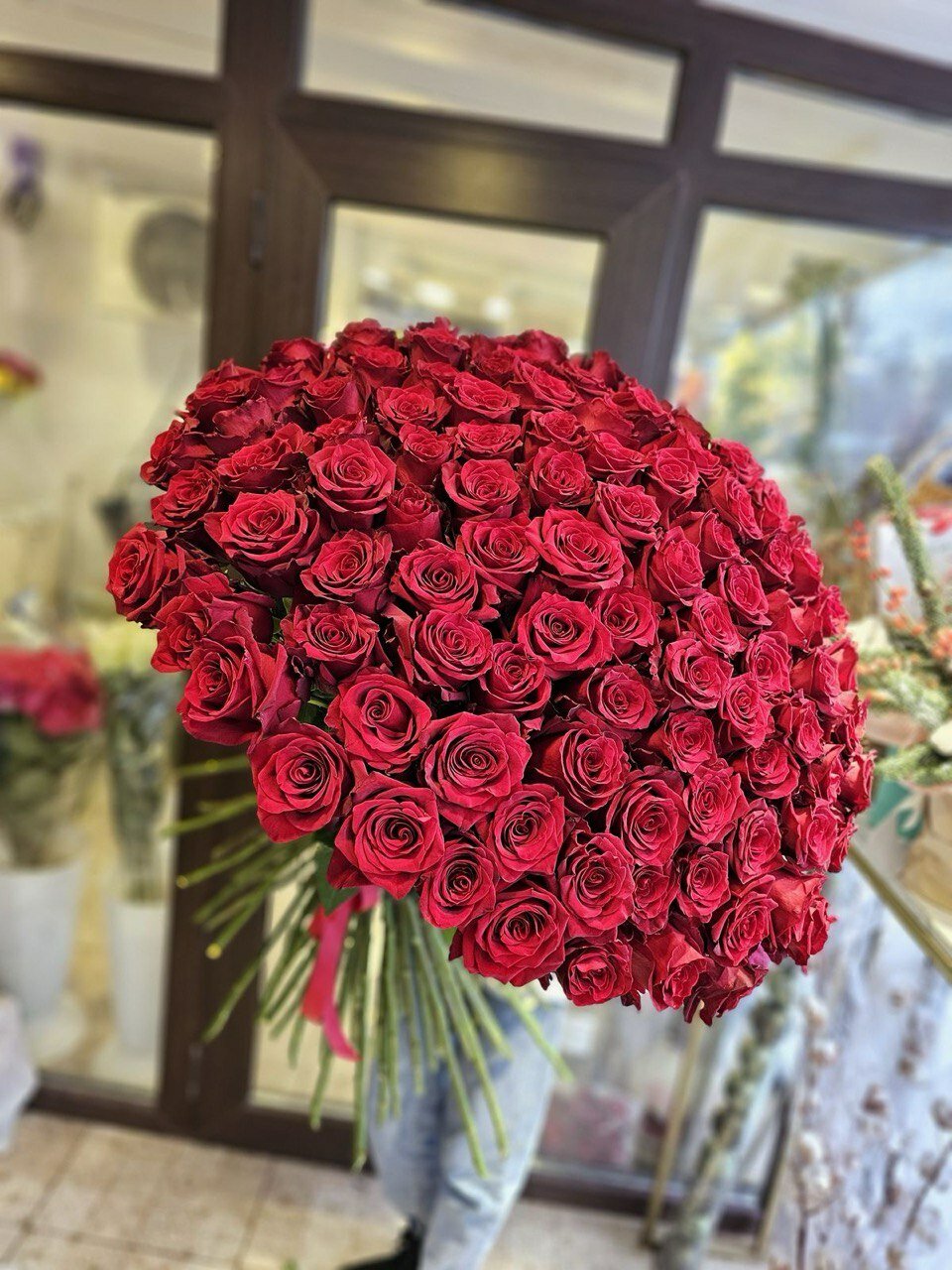 Букет из красных роз 51 шт