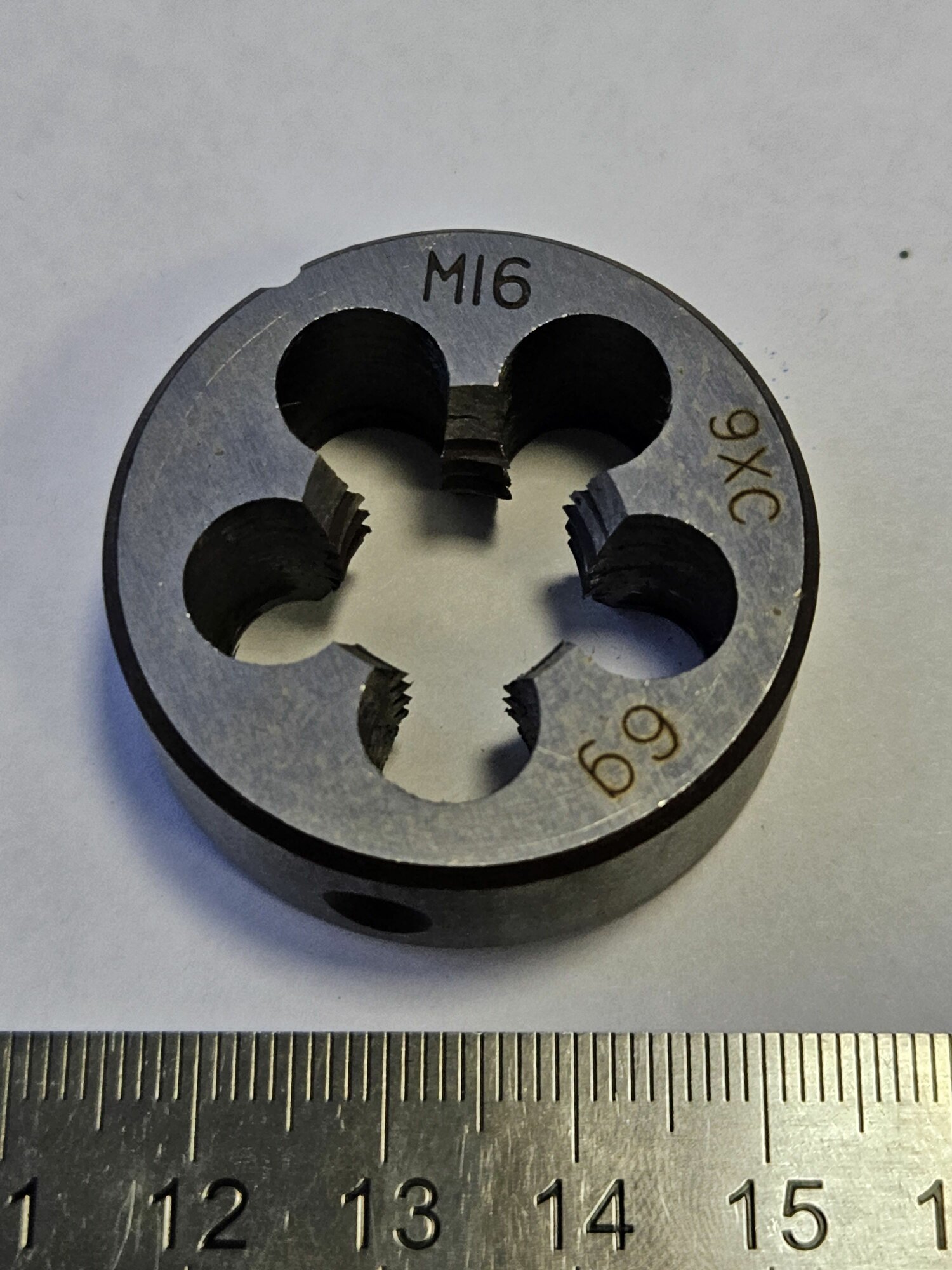 Плашка метрическая М16х2,0