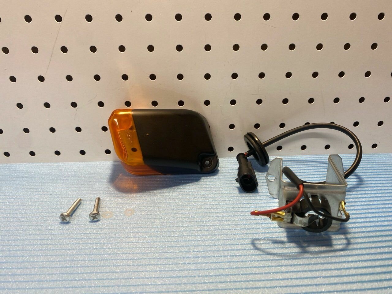 Фонарь поворота правый Iveco Eurotech Eurostar