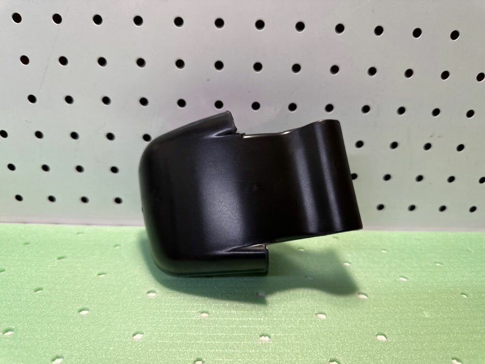 Крышка петли двери для грузовиков SCANIA 4 series (скания 4 серии) правая