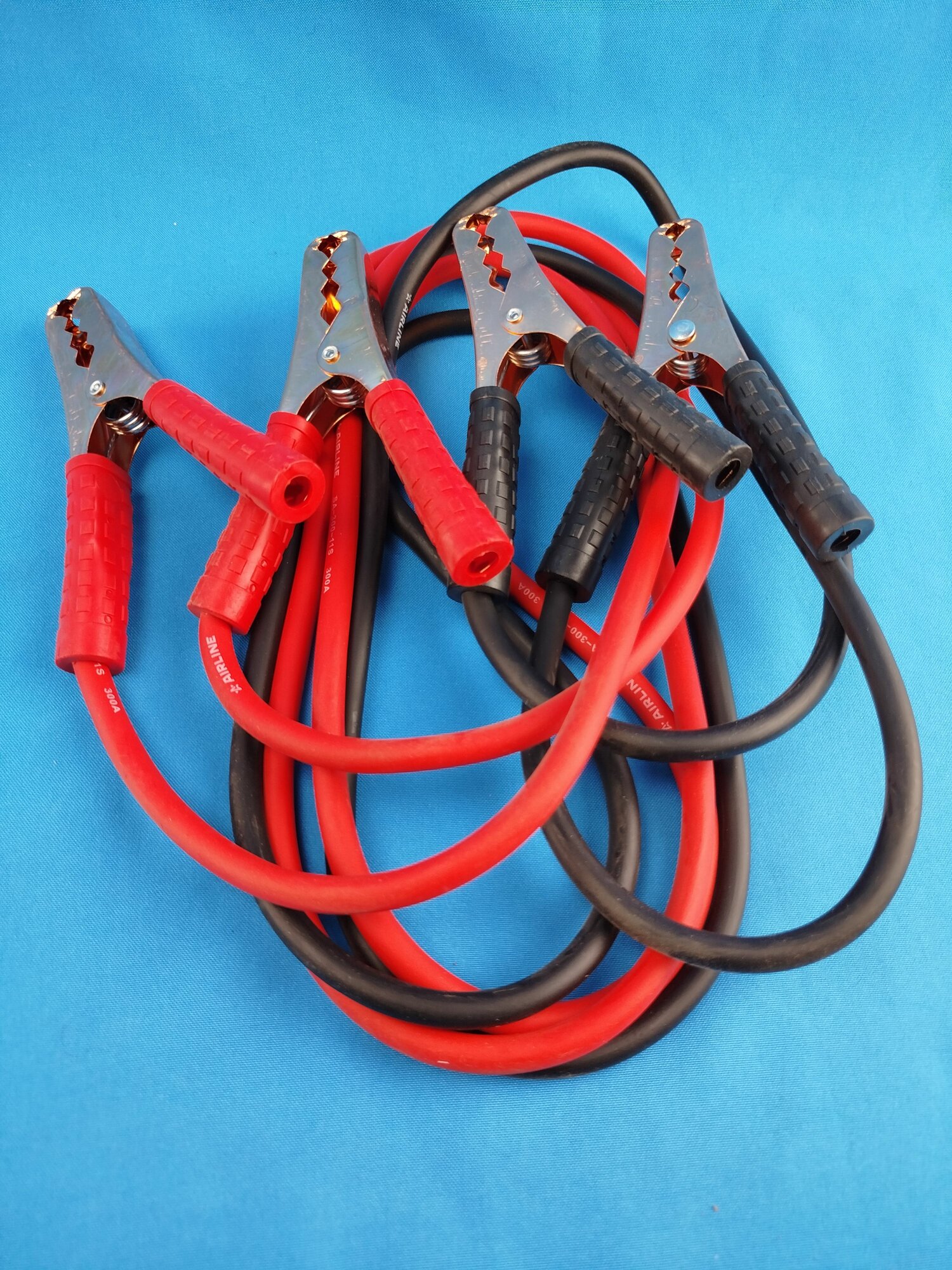 Провода прикуривания "AIRLINE" 300А силиконовые (2,5м, 12В)