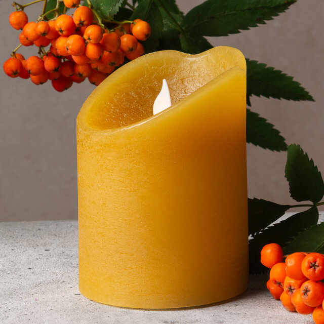 Светодиодная свеча Живое Пламя 10 см горчичная восковая на батарейках, Kaemingk, 480006