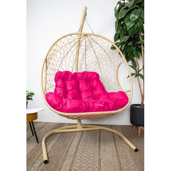 Подвесное кресло M-group для двоих с ротангом бежевое, розовая подушка