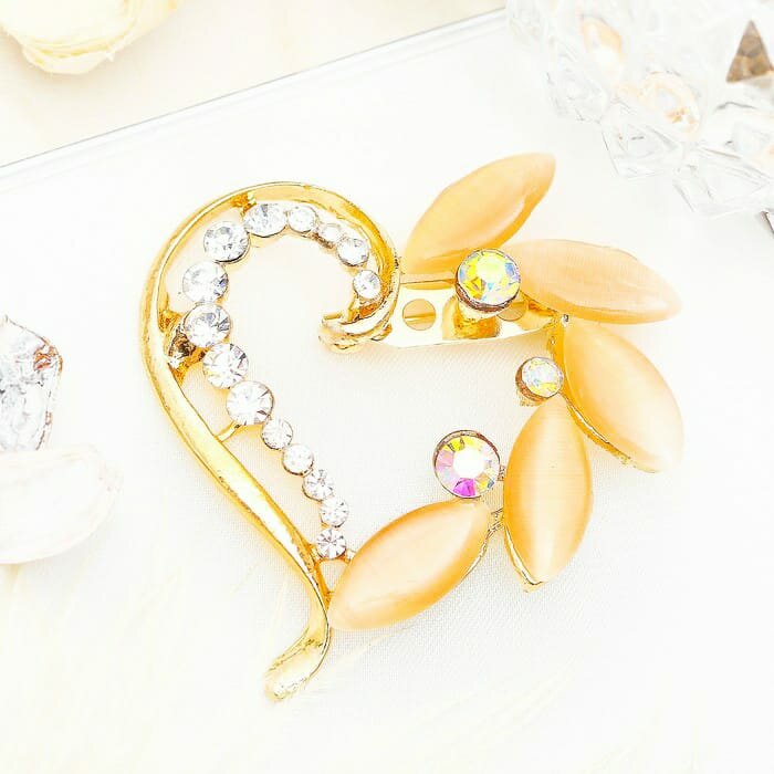 Брошь, стразы, искусственный камень