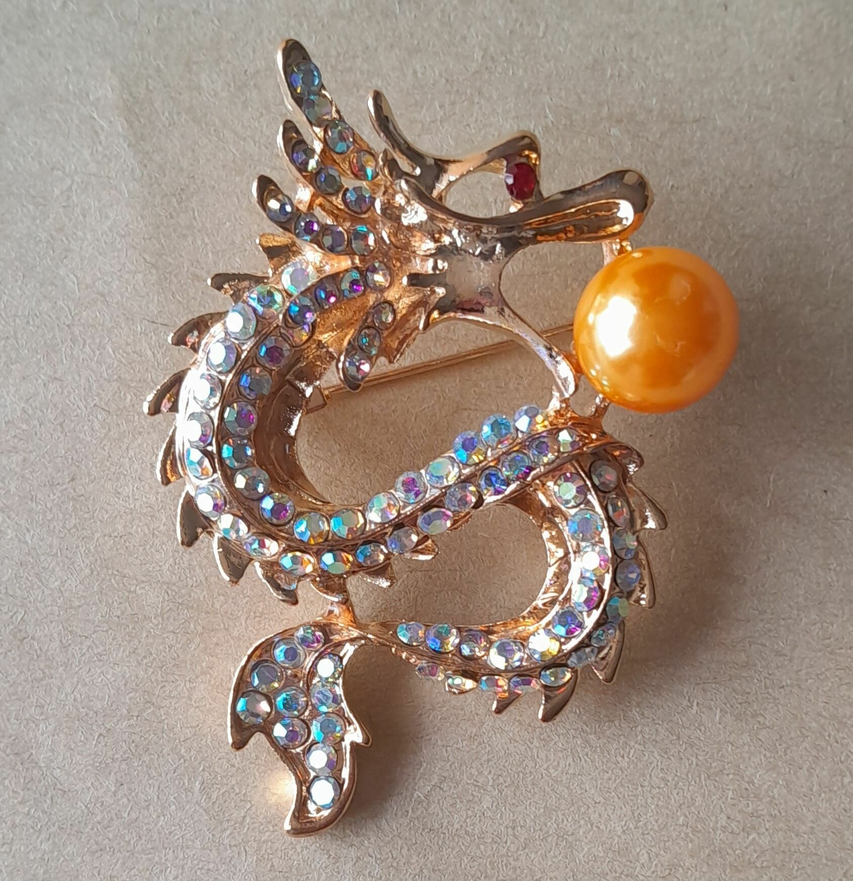 Брошь, стразы, искусственный камень