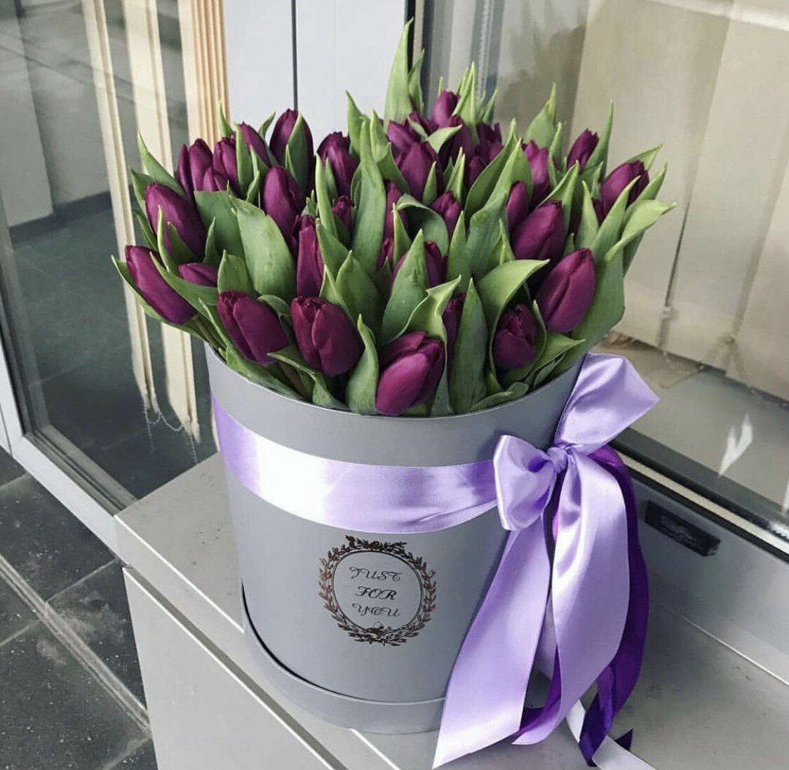 Тюльпаны 31шт / Цветы в коробке / Букет