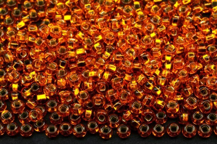 Бисер чешский PRECIOSA круглый 10/0 97000 оранжевый, серебряная линия внутри, квадратное отверстие, 5 грамм