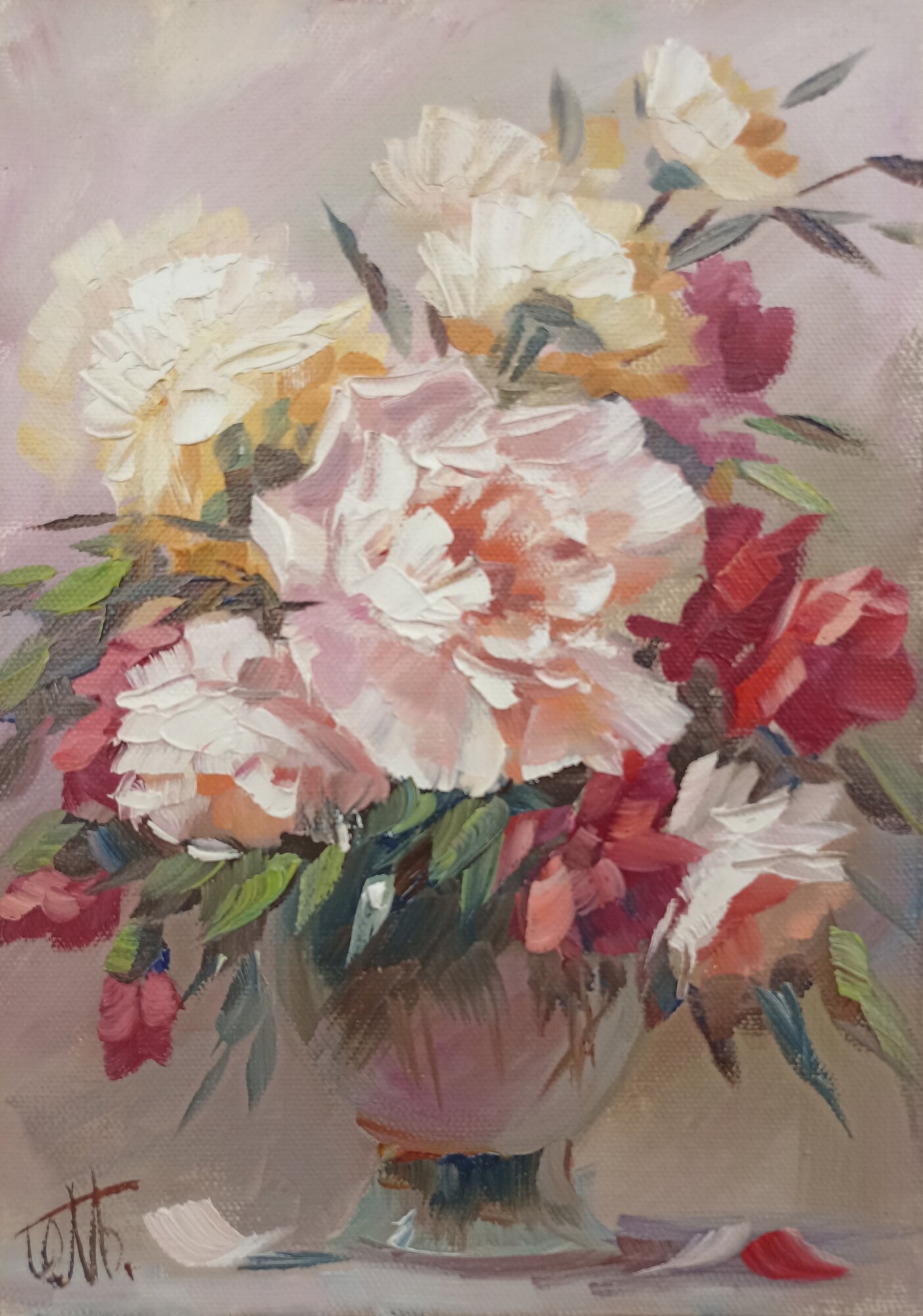 Картина масло/холст. 100% ручная работа, 100% живопись от Художественной мастерской Грёзы. Картина из серии "Цветы ". Букет из белых, розовых и красных пионов. Размер картины 20х30 см.