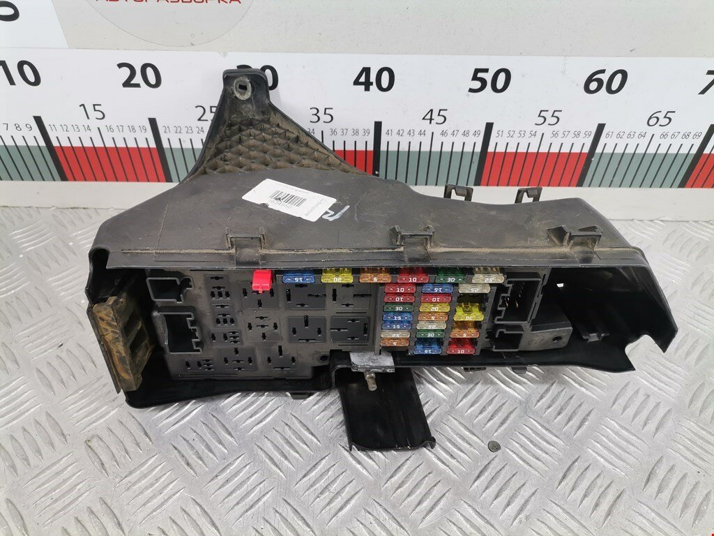 Блок предохранителей Volvo S60 1 8651187 арт. 1634950